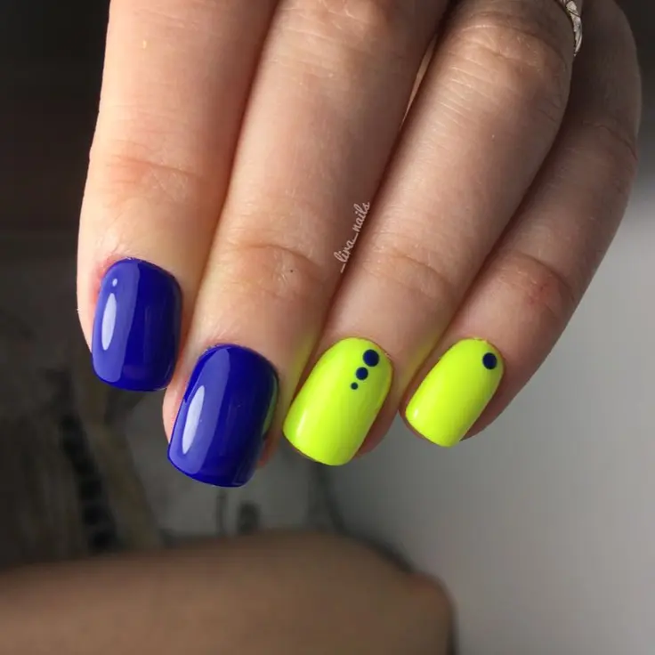 21 Best 2 Color Combination for Nails That Looks Good Together