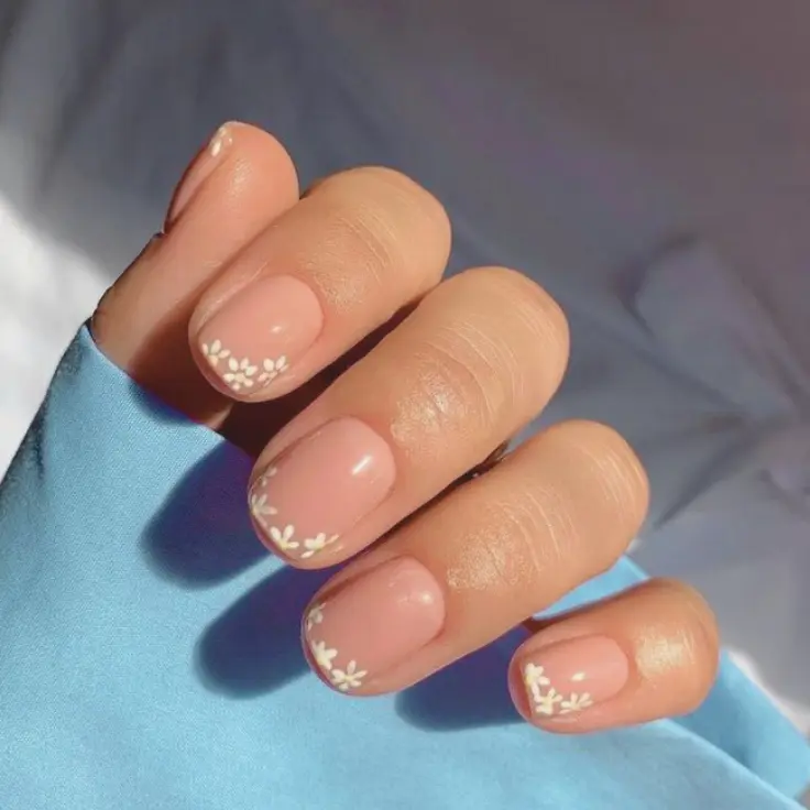 30 Best Minimalist Nail Ideas That Are So Classy & Chic