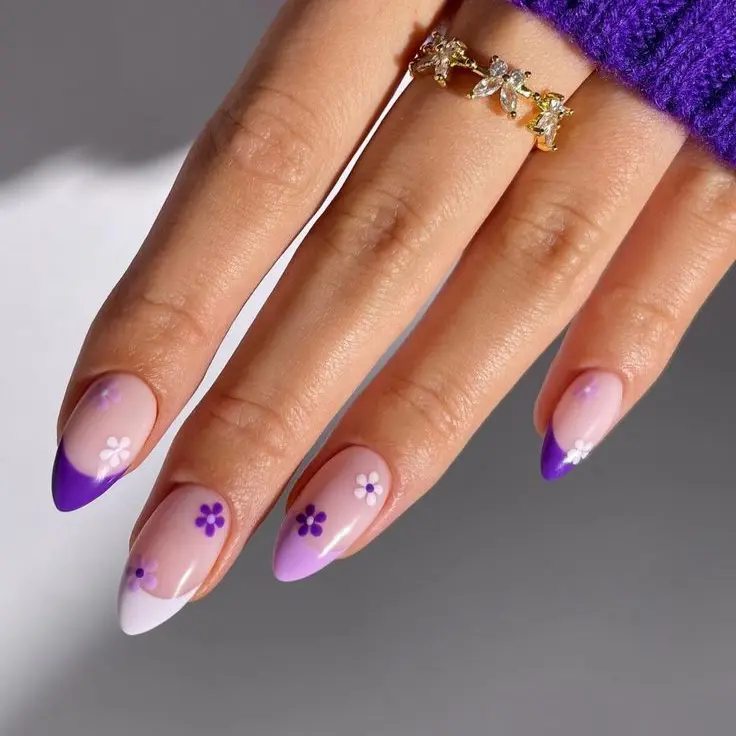 30 Best Minimalist Nail Ideas That Are So Classy & Chic