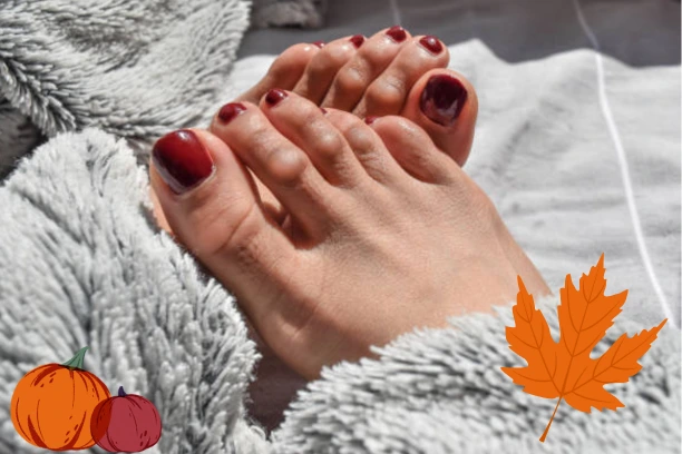 13 Fall Toenail Colors That Will Make Your Feet Fall-Ready