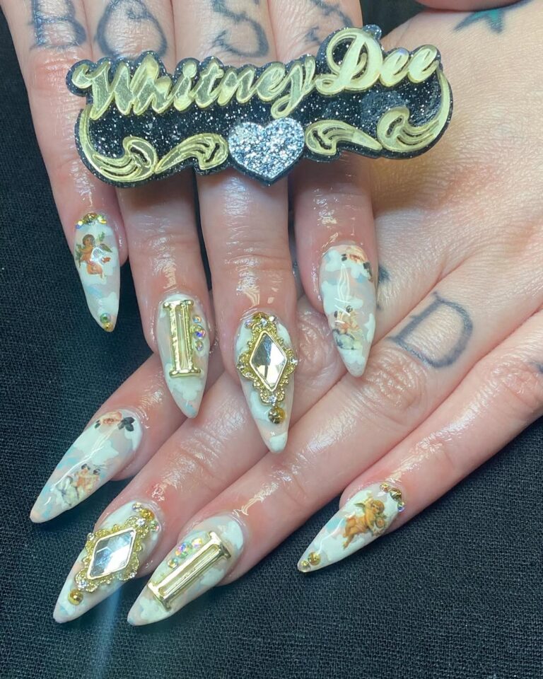 25 Victorian Era Inspired Nail Ideas to Fall in Love With