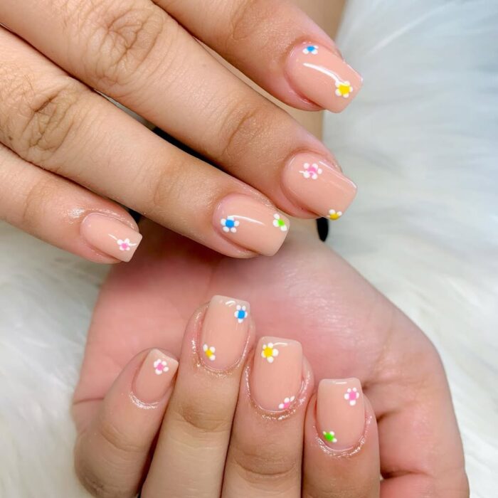 27 Simple & Subtle Nail Ideas That Prove Less Is Truly More