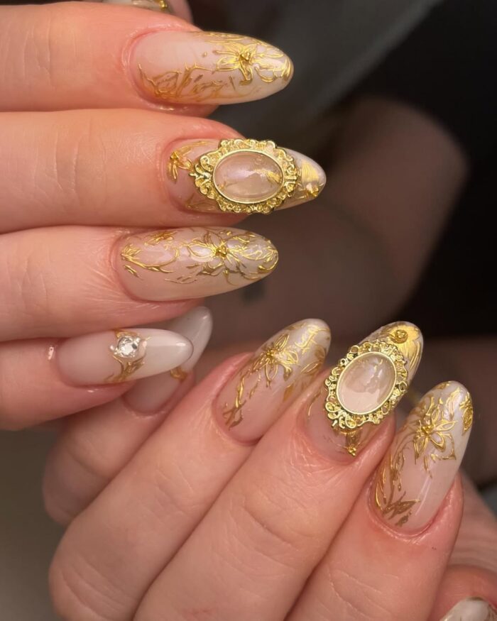 25 Victorian Era Inspired Nail Ideas to Fall in Love With