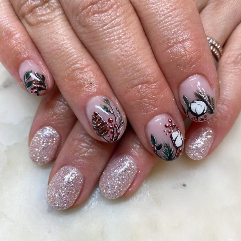 32 Cozy Winter Nail Art Ideas that glow this winter