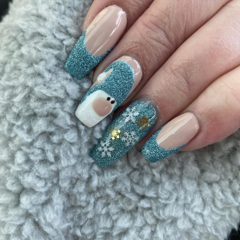 32 Cozy Winter Nail Art Ideas that glow this winter